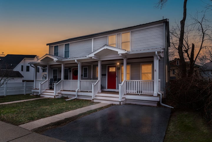 New! Saratoga West Side Bungalow Walk 2 Shops Eats - Saratoga Springs, NY