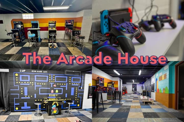 Spacious Arcade House, Sleeps 14, Central Location - Ankeny, IA