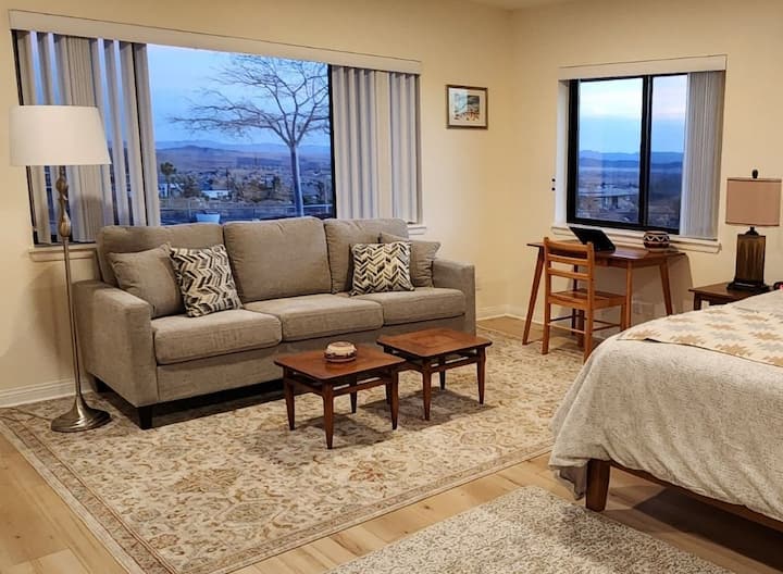 The Corral - Spacious Studio Near Park - Joshua Tree, CA
