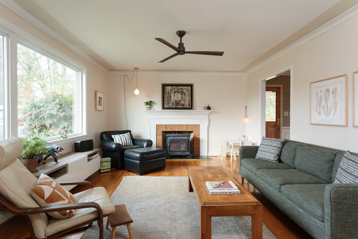 Peaceful And Charming Charlottesville Home - Charlottesville, VA