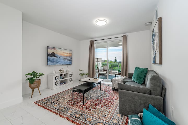 Stylish 2br Apt W/pool & Gym Near Beach - ハリウッド, FL