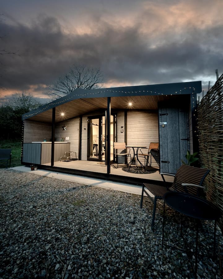 Leo’s Lookout At Trelan Farm With Hot Tub - Ruthin