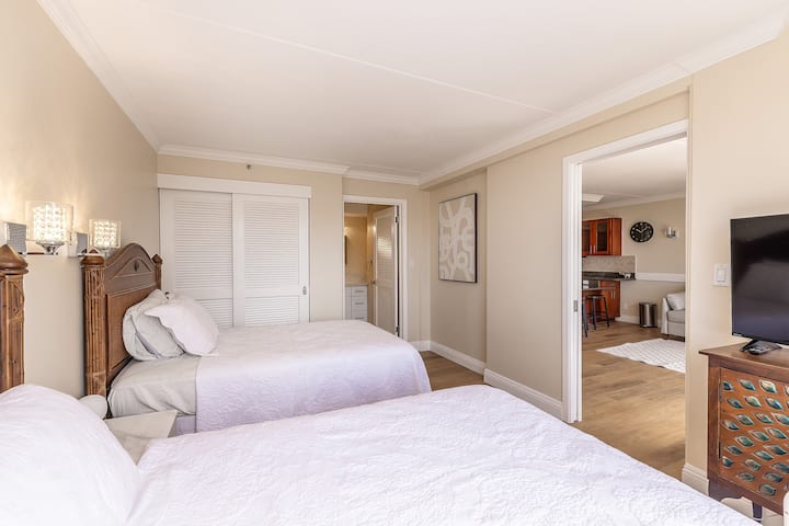28th Floor,ocean View,free Parking And Wifi - Kailua, HI