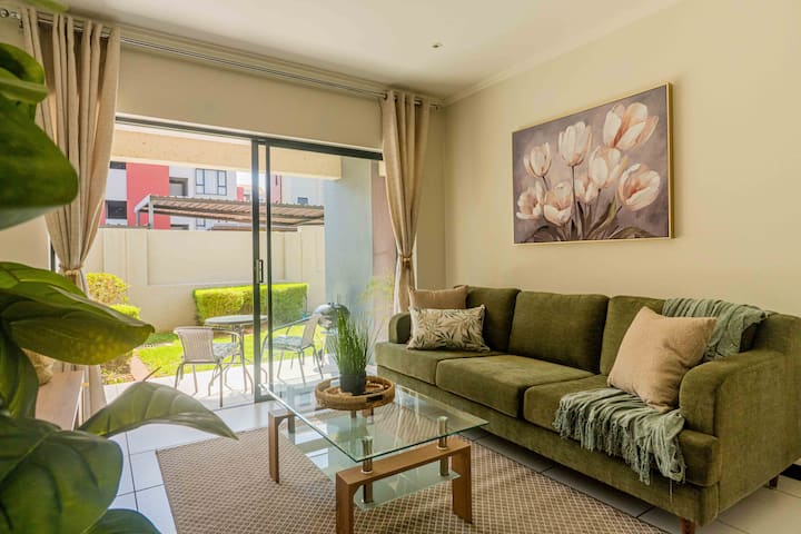 Garden Escape 1 Bed | 1 Bath | Pool | Gym - Sandton