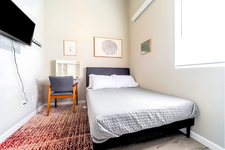 Cozy Micro Suites: Sleeps 2 | Minutes To Downtown - Tacoma, WA