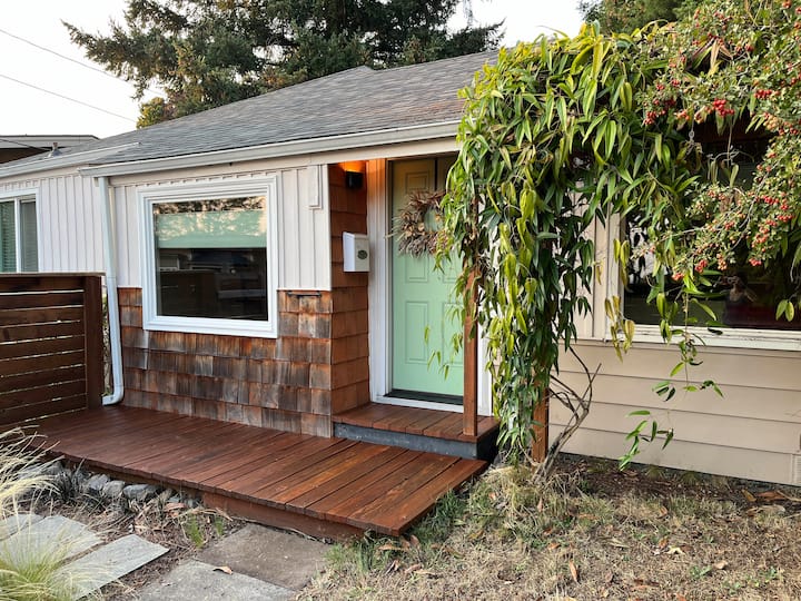 Pet Friendly Stay, Downtown - Vancouver, WA