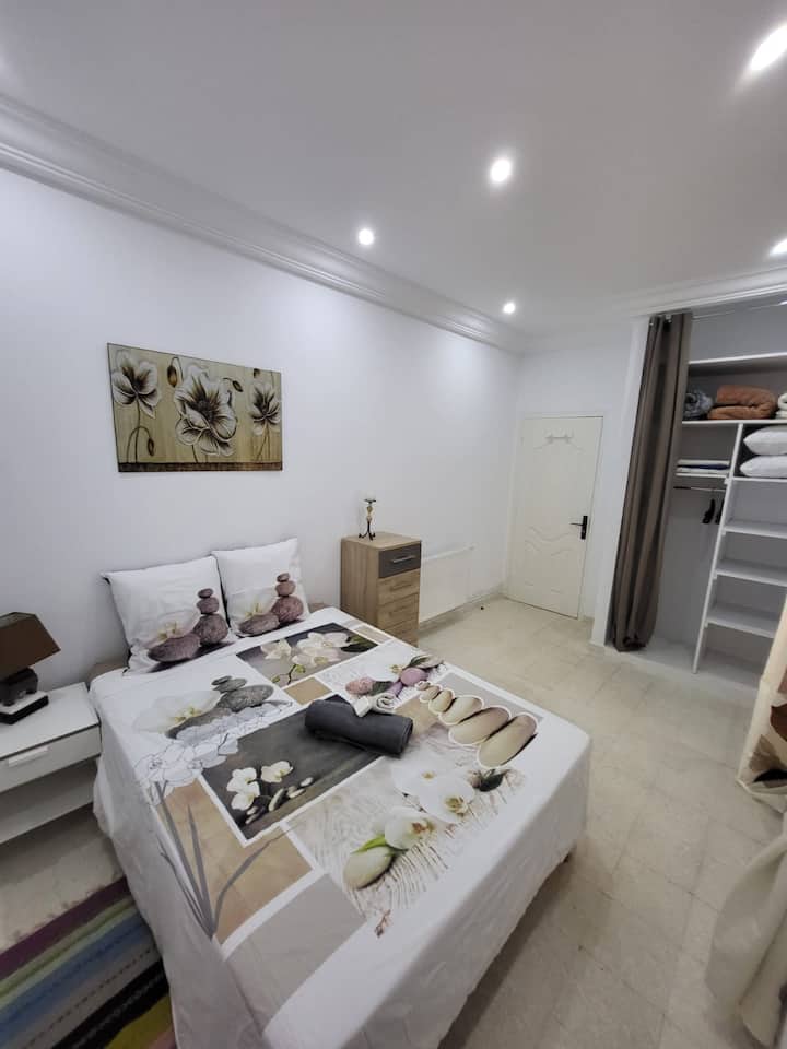 Appartement F2 Avec Terrasse - La Marsa