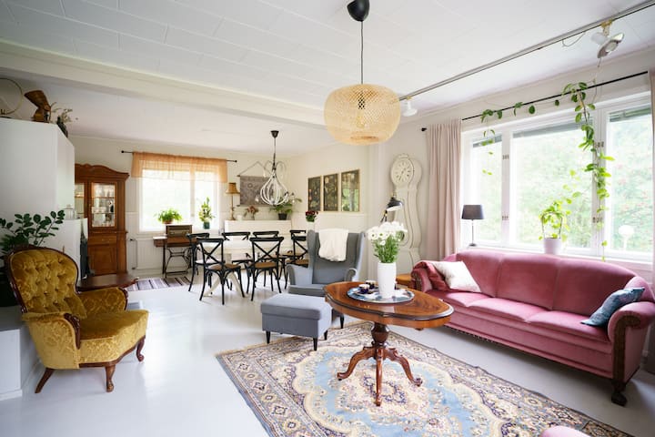 Arctic Vintage Villa: 3br + Finnish Sauna - Rovaniemi