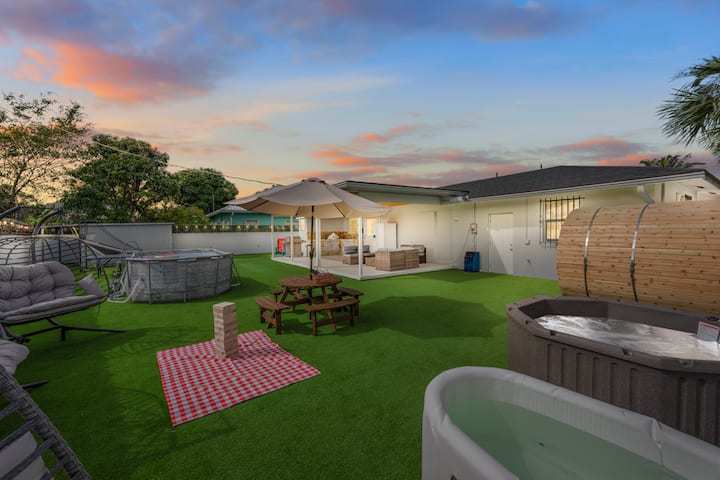 Family Retreat Pool Sauna Jacuzzi& Ice Tub Bbq - West Palm Beach, FL