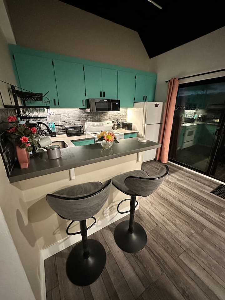Jack Landon Sq. Beauty 1 Bed -1 Bath - Oakland, CA
