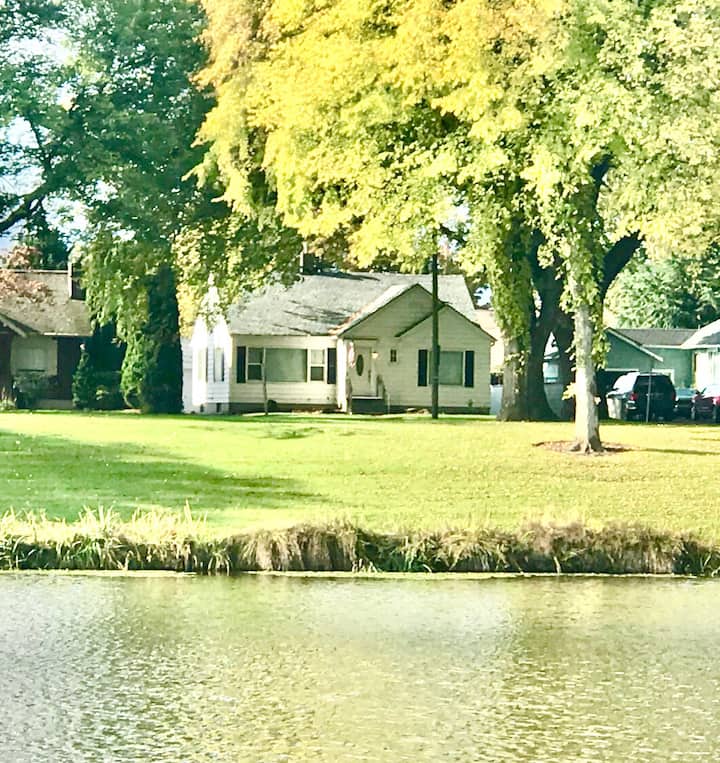 Longview Lake Home - Sleeps 6- View Of The Lake! - Kelso, WA