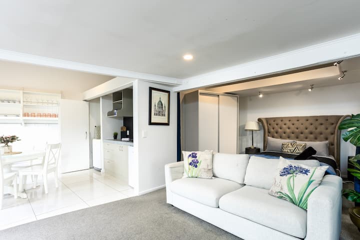 Lakeside Comfort Room - Queenstown