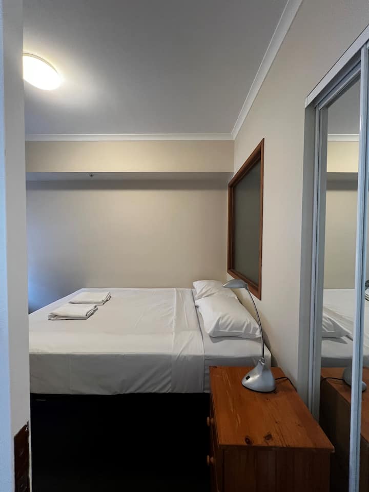 Deluxe 2 Bedroom Apt With Balcony Modern Amenities - Williamstown