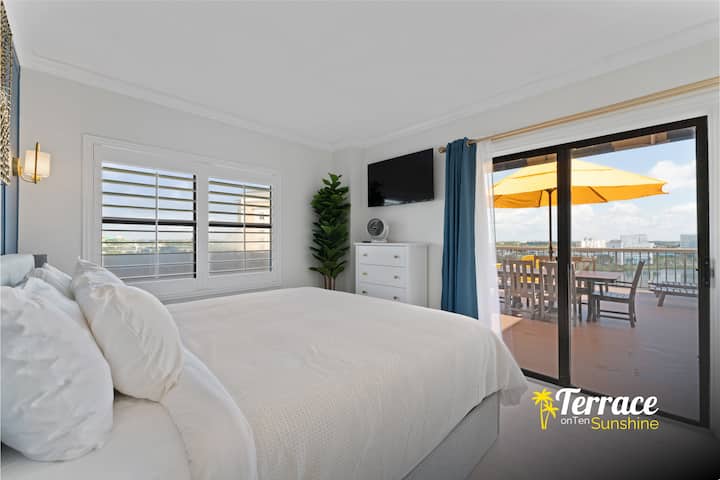 Enjoy Private Sunsets & Fireworks At 1br Penthouse - Orlando