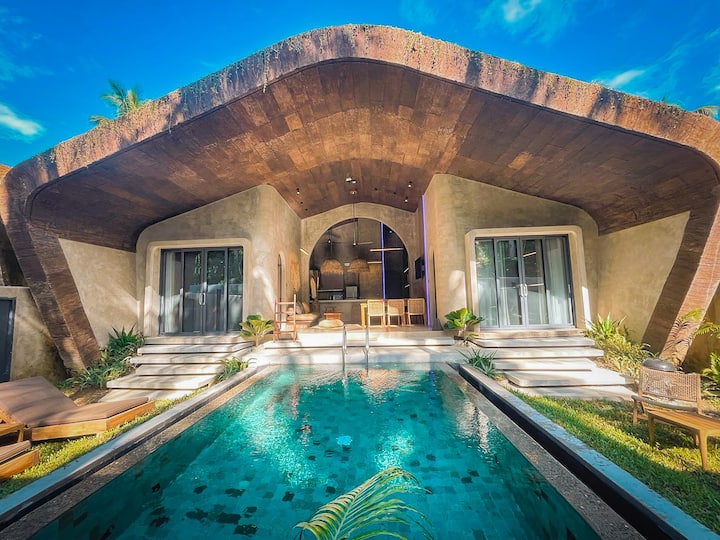 Glamorous Designer Pool Villa In Eco Village - エル・ニド