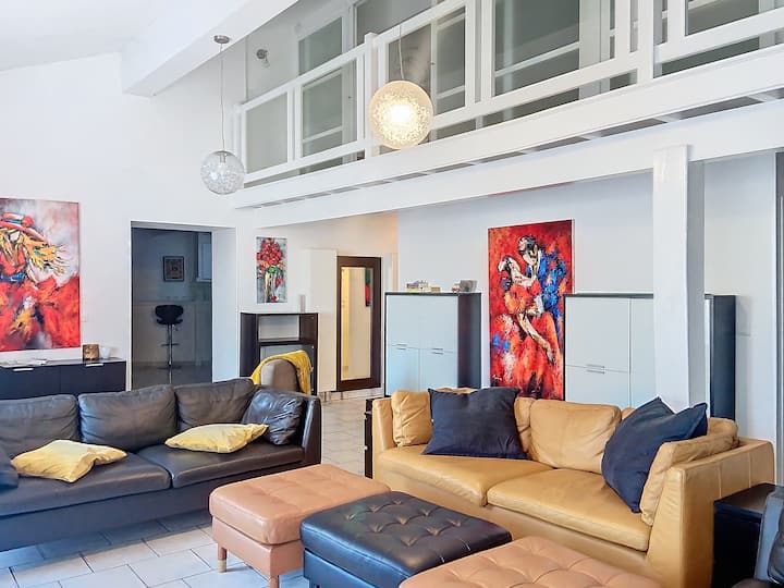 T4 Unique, Chic Et Artistique Avec Grande Terrasse - Condom