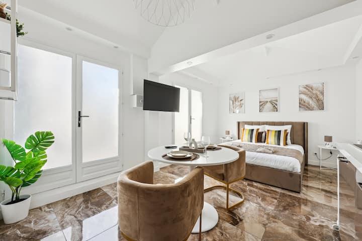 Suite Paisible Jacuzzi • Déco Beige Cosy • 2 Pers - Pontault-Combault