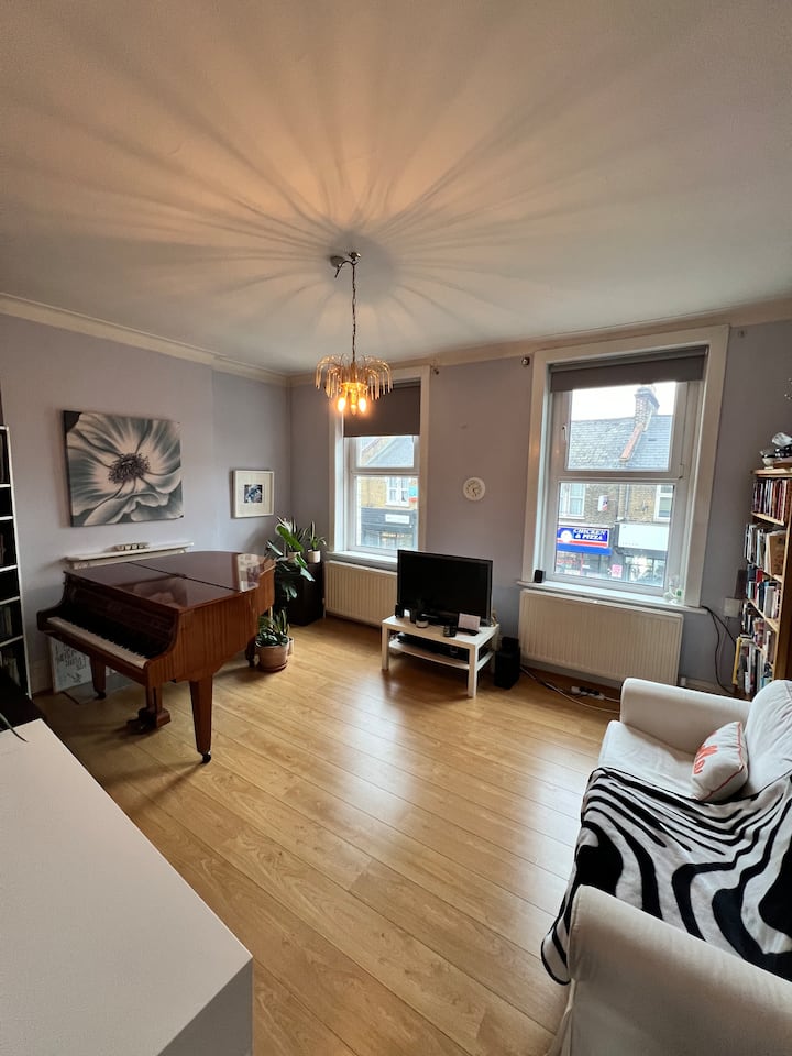 3 Bedroom Home In Stratford - 伊爾福德