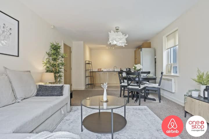Coventry | Mon - Fri Deals | Relocation | 3 Beds - Coventry