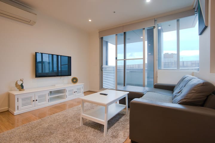 Amyra Residences On Rowlands Place - Unit 605 -