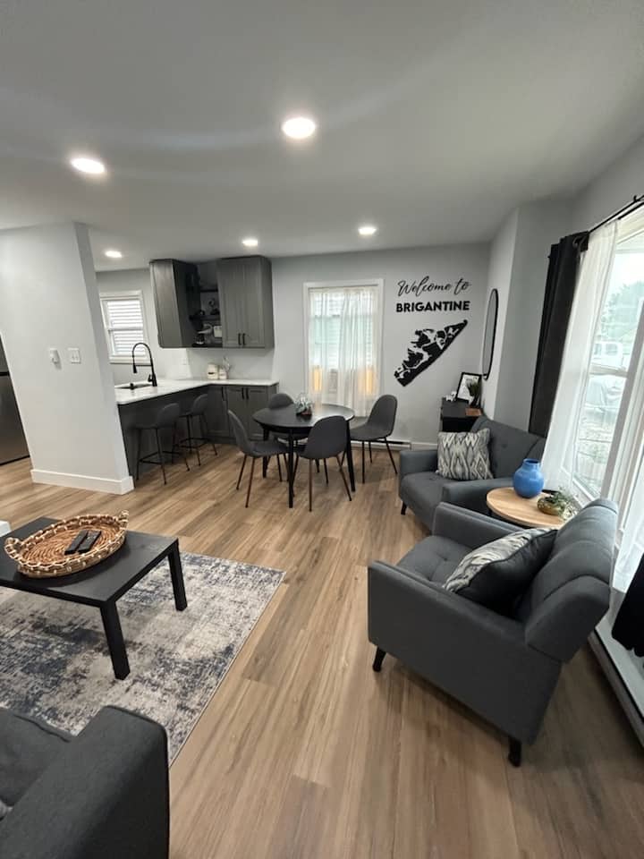 2 Blocks To Beach; 6 Mins To Ac - Brigantine, NJ