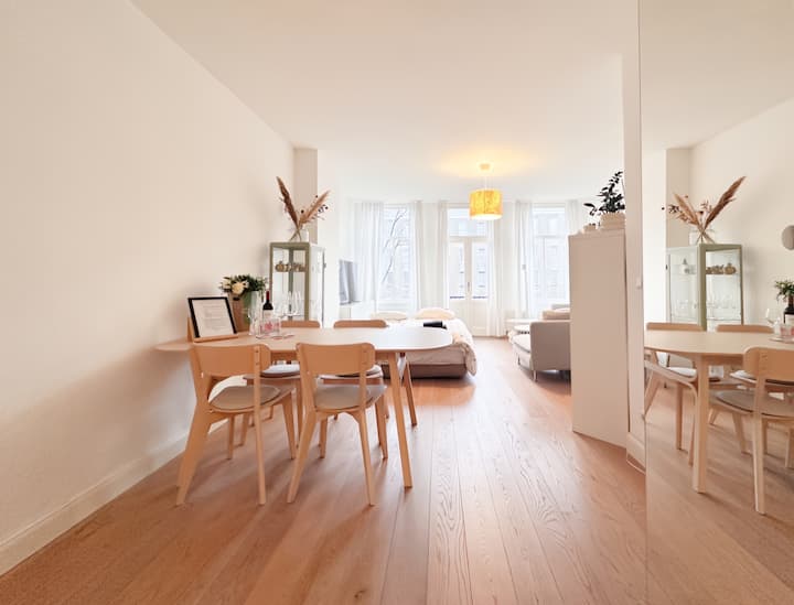 4p | 2 Beds Canal View Apartment With Cosy Balcony - Ámsterdam