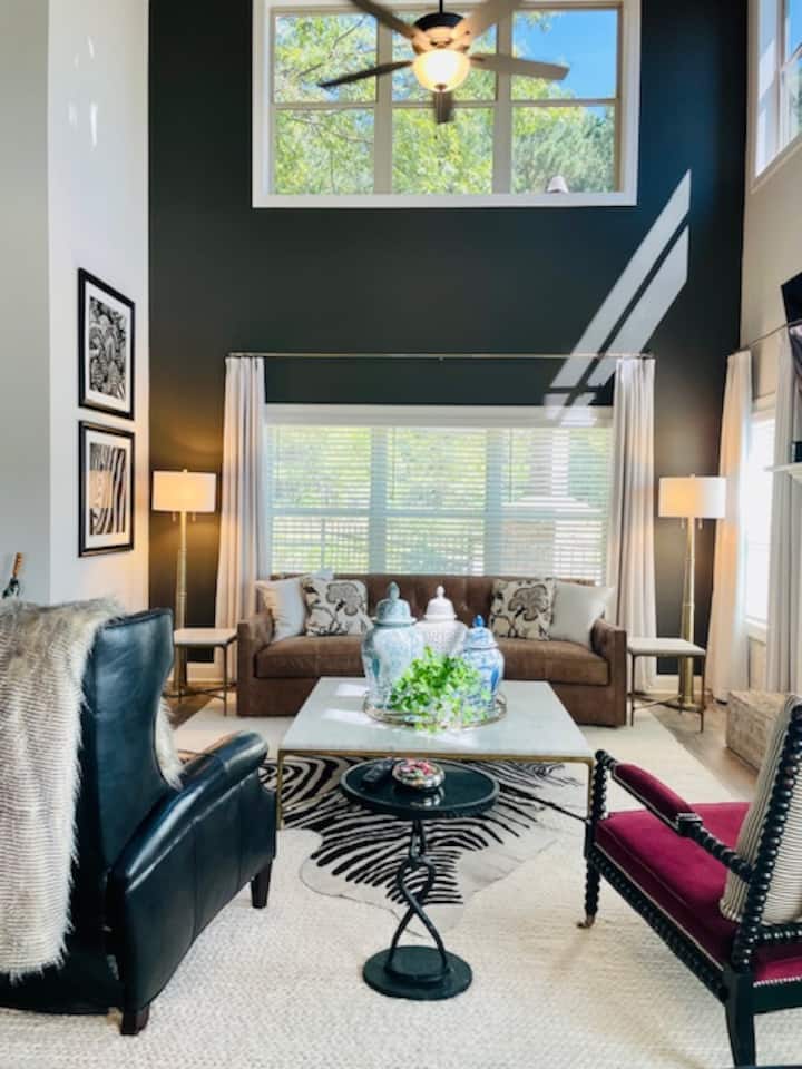 Swanky King Room - Athens, GA