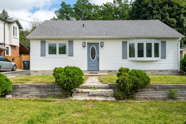 Krishna Villa, Luxury Bungalow Steps To Beachfront - Toronto