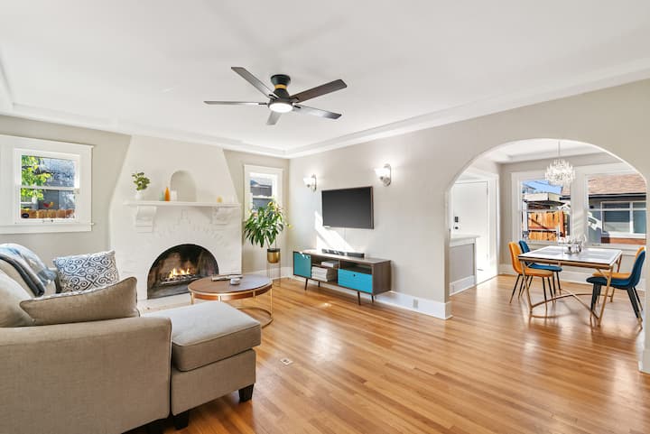 Charming 1920s Cottage In Midtown Reno - Reno, NV