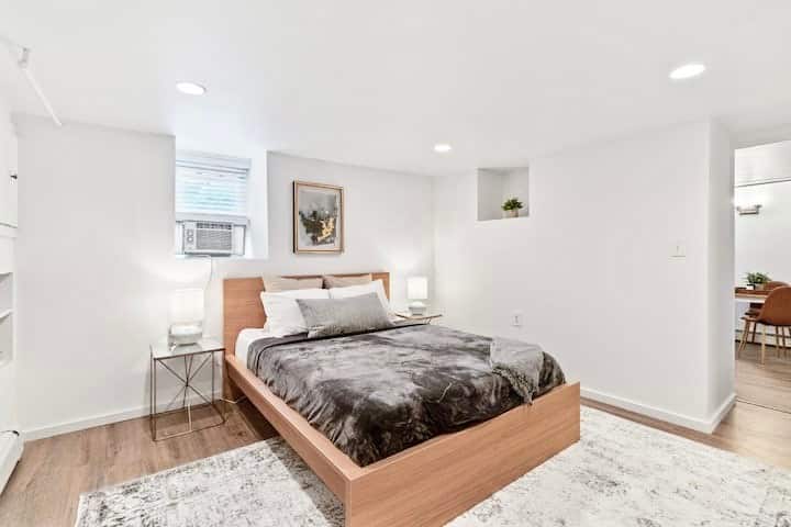Stylish & Private Stamford Getaway By Cove Island! - 스탬퍼드