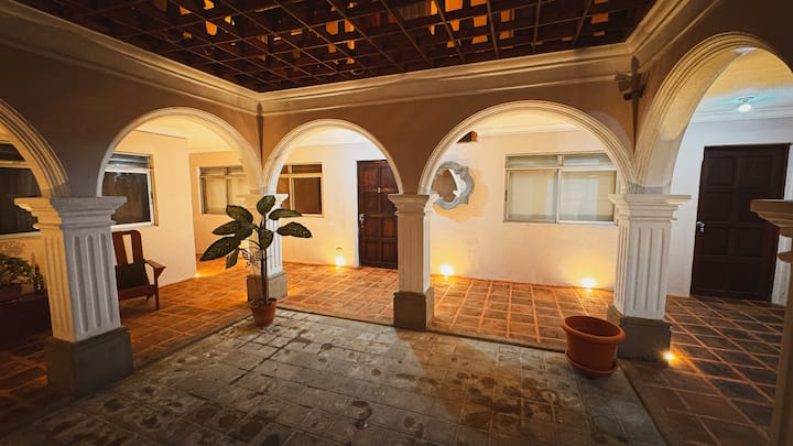 La Casa De Las Sirenas - Antigua Guatemala