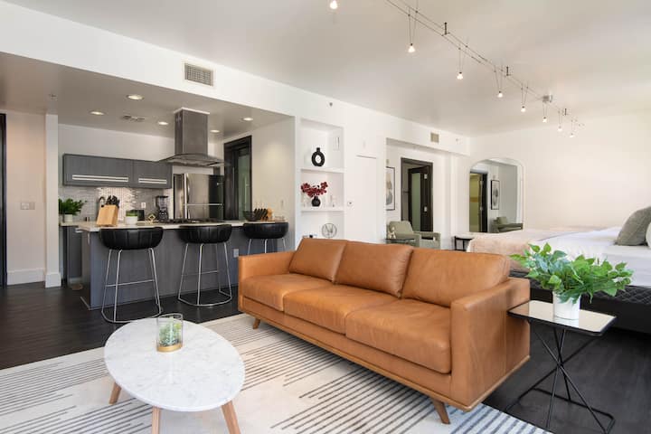 The Audemar Double King Lofts - Hollywood, CA