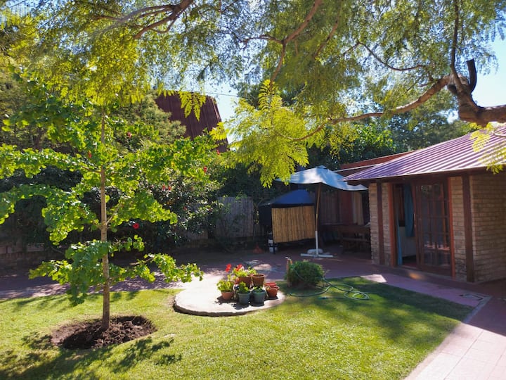 Casa Con Hermoso Espacio Verde - La Floresta