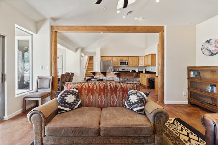 Tucson Retreat Mt Lemmon View-hottub/pool/18! - Mount Lemmon, AZ