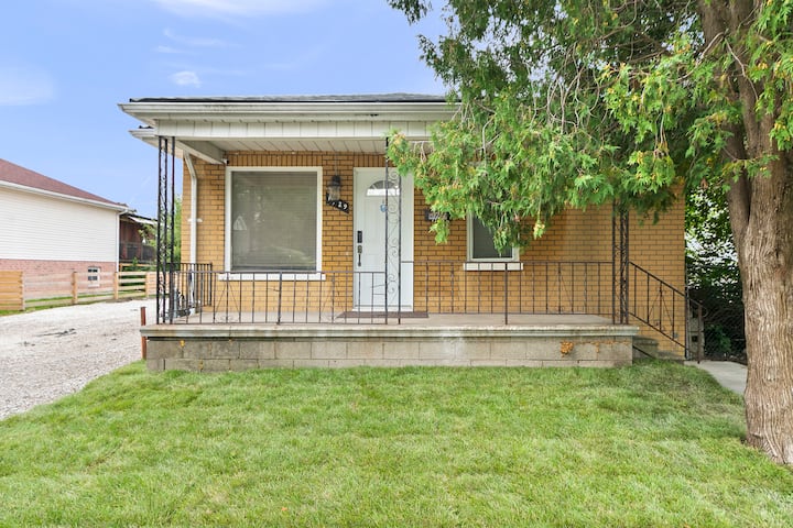 Charming Cozy 2-bedroom Retreat In South Windsor - Windsor