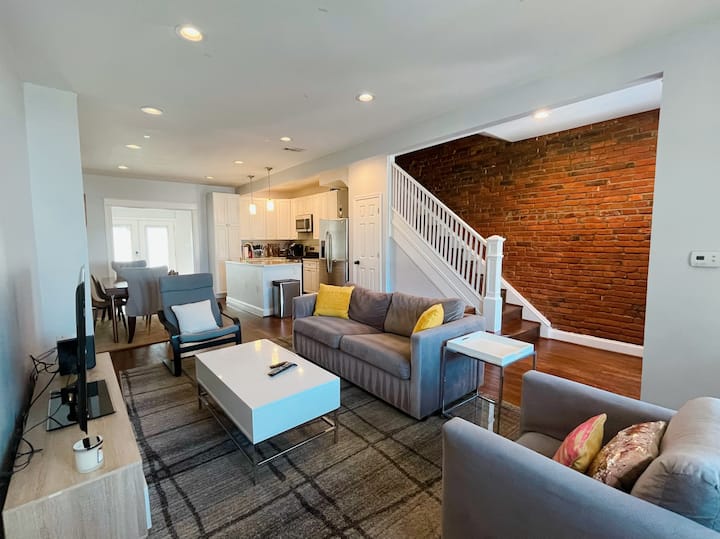 3bd Spacious Brookland Home W Parking & By Metro - Washington, D.C.