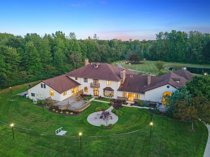 Mm Downstairs Room - Medina, OH