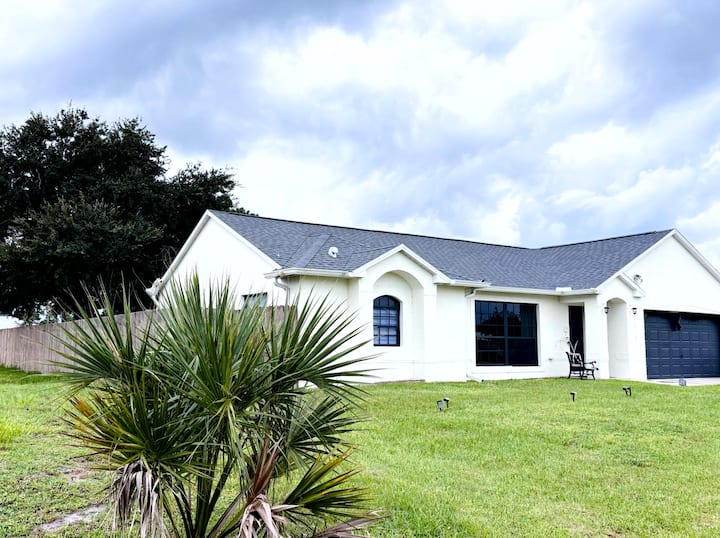 Your Home In Palm Bay - Privacy And Comfort - Palm Bay