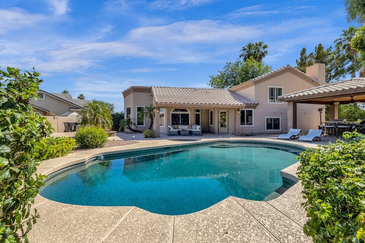 5br/3ba Haven: Pickleball Pool Jacuzzi Mesaart Fun - Mesa, AZ