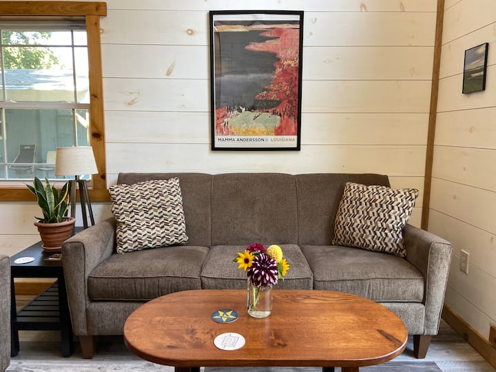 Cozy Lakeside Retreat - Nassau, NY