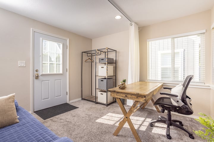 Home With Detached Office + Moving Storage Space - Lynnwood, WA