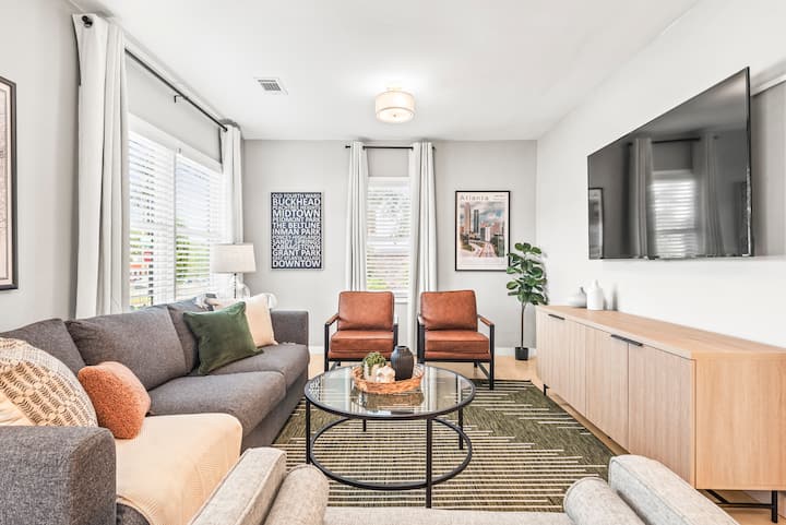 The Kirkwood Grande: Brand New 6 Br + Game Room - Atlanta, GA