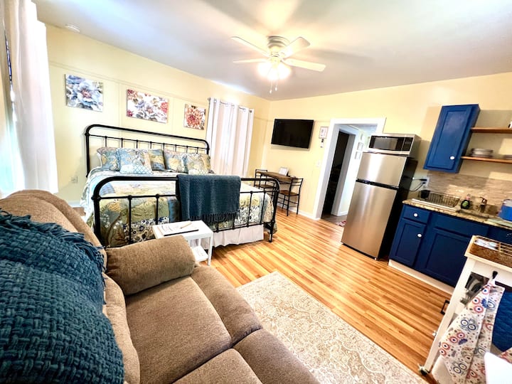 Historic Hilltop Guesthouse - Laurel, MS