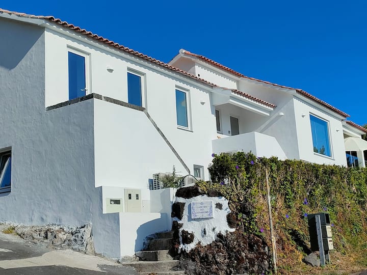 Casa Dos Castanheiros - The White Cottage - Pico Island