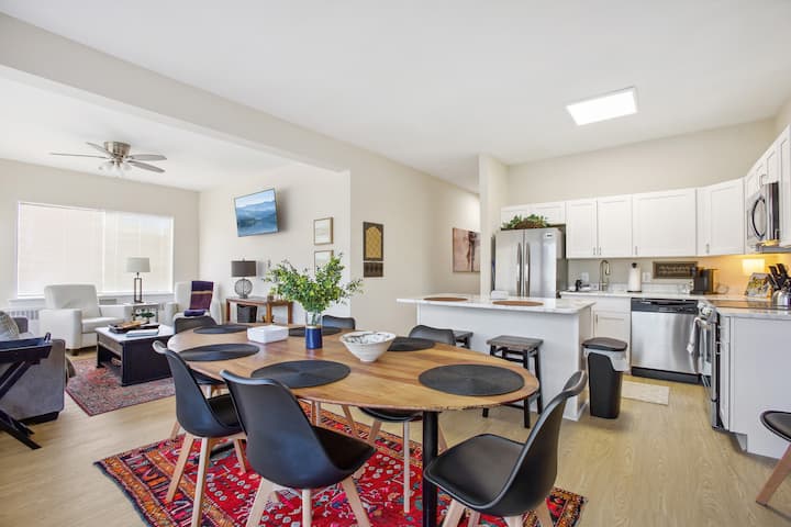 Spacious And Bright Apartment - Fredericksburg, VA