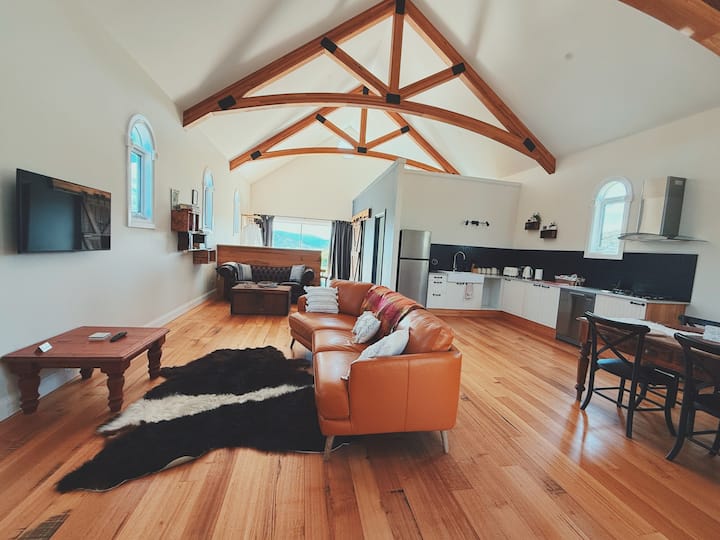 The Chapel, Little Ridge Farm Luxury Farmstay - Cygnet