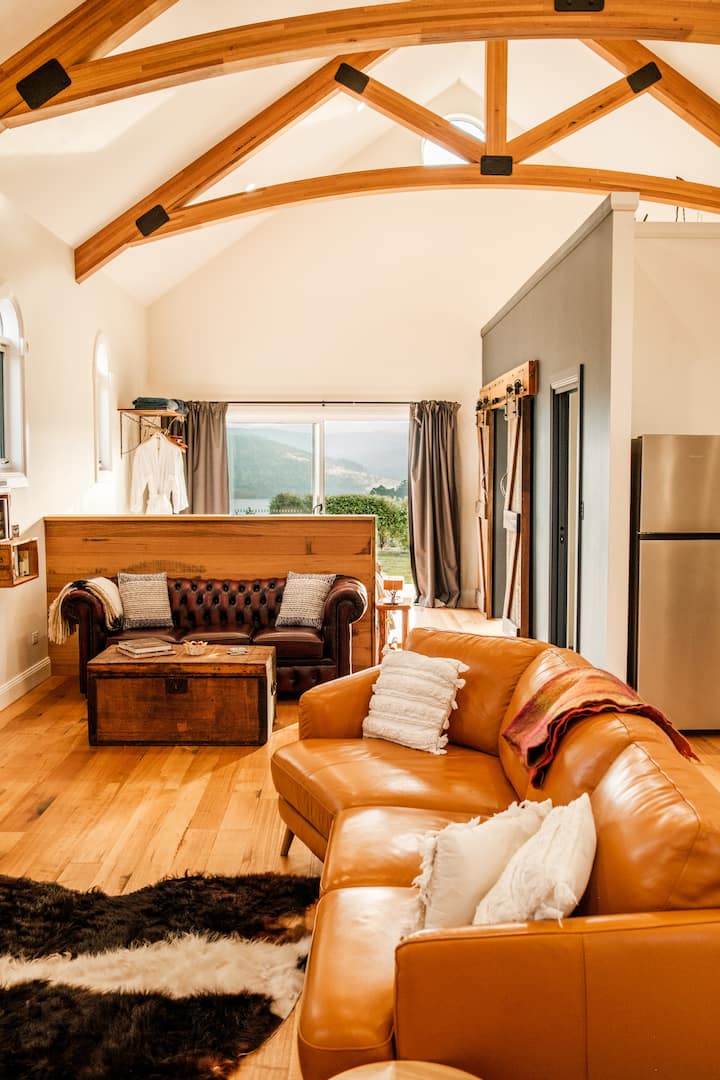 The Chapel, Little Ridge Farm Luxury Farmstay - Cygnet