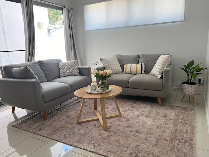 Entire Three Bedroom Townhouse In Carina Heights - Brisbane
