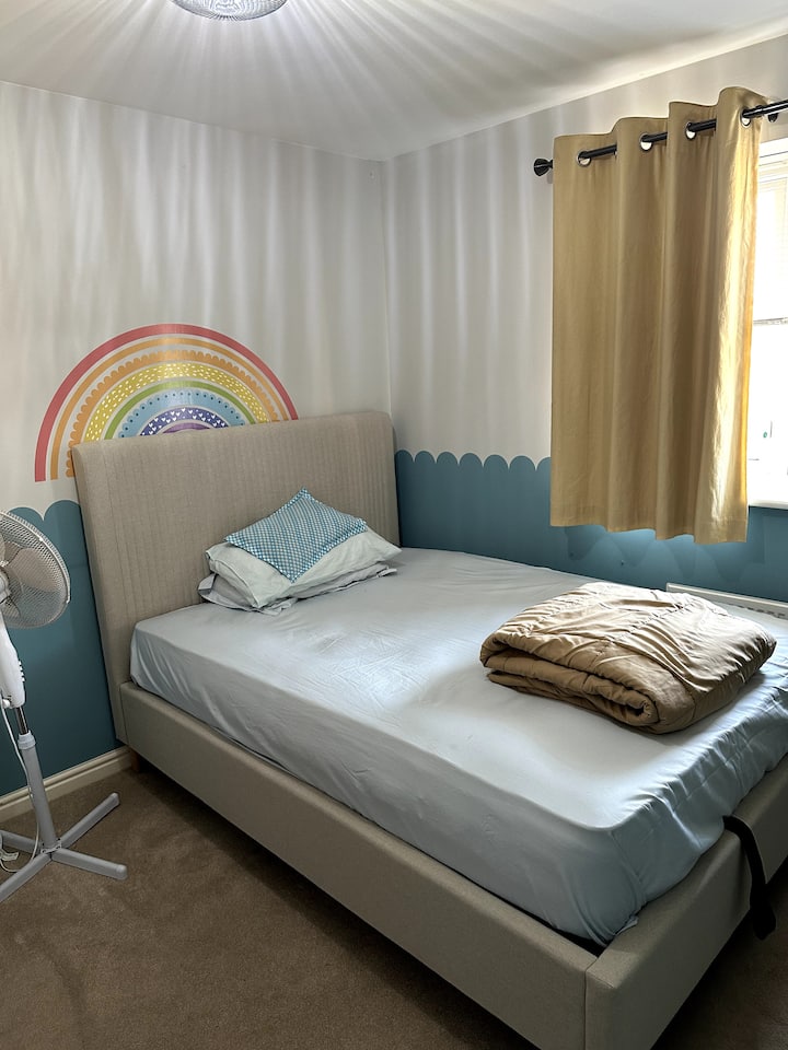 Room For Rent In Romford - Romford
