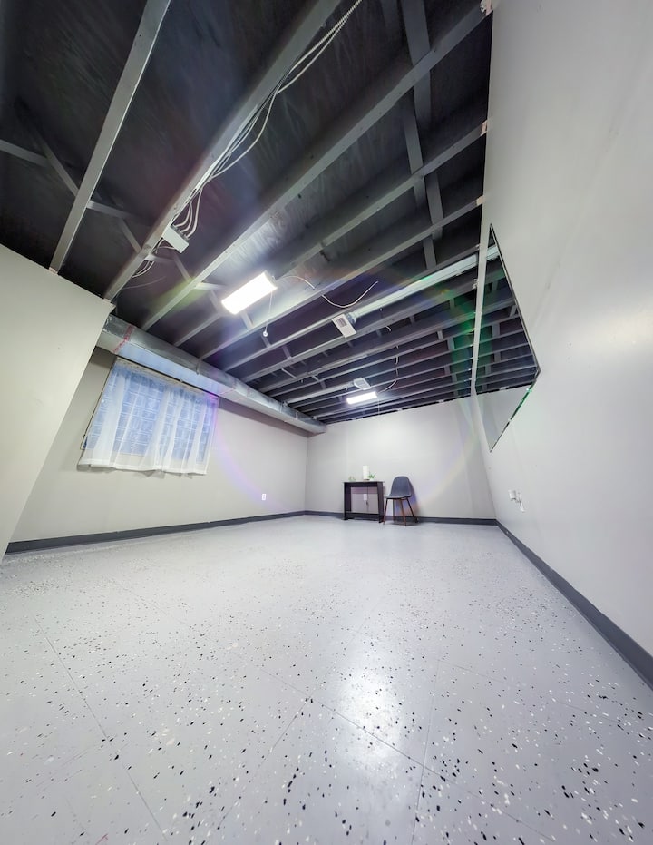 Meeting Space Great For Classes And Trainings - Southfield, MI